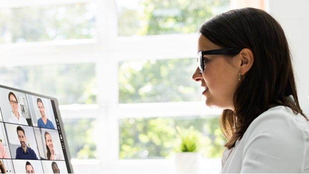 6 Webinar Desk Setup Mistakes to Avoid
